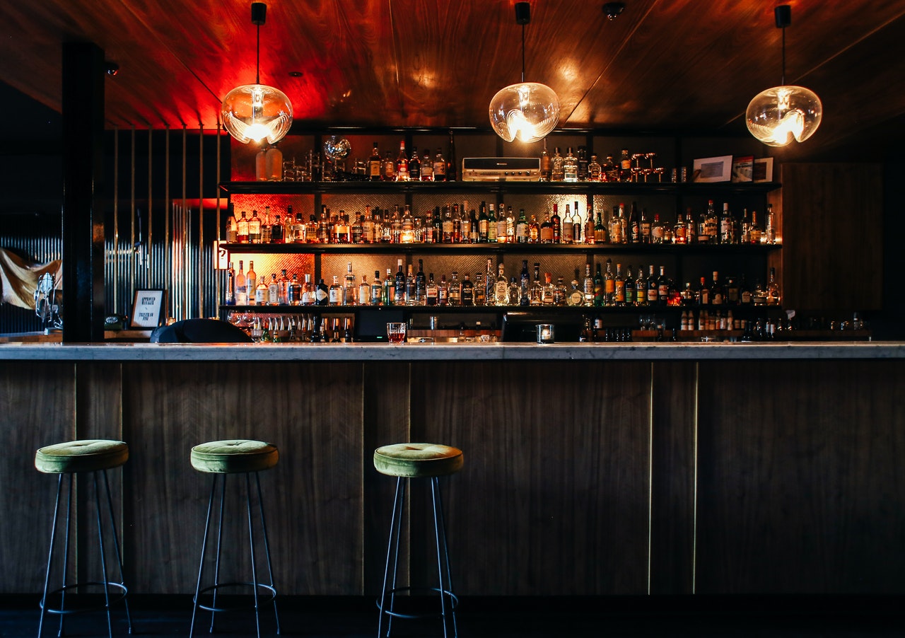 Our Ultimate Guide to Keeping Your Bar Spotlessly Clean - Ryak Cleaning